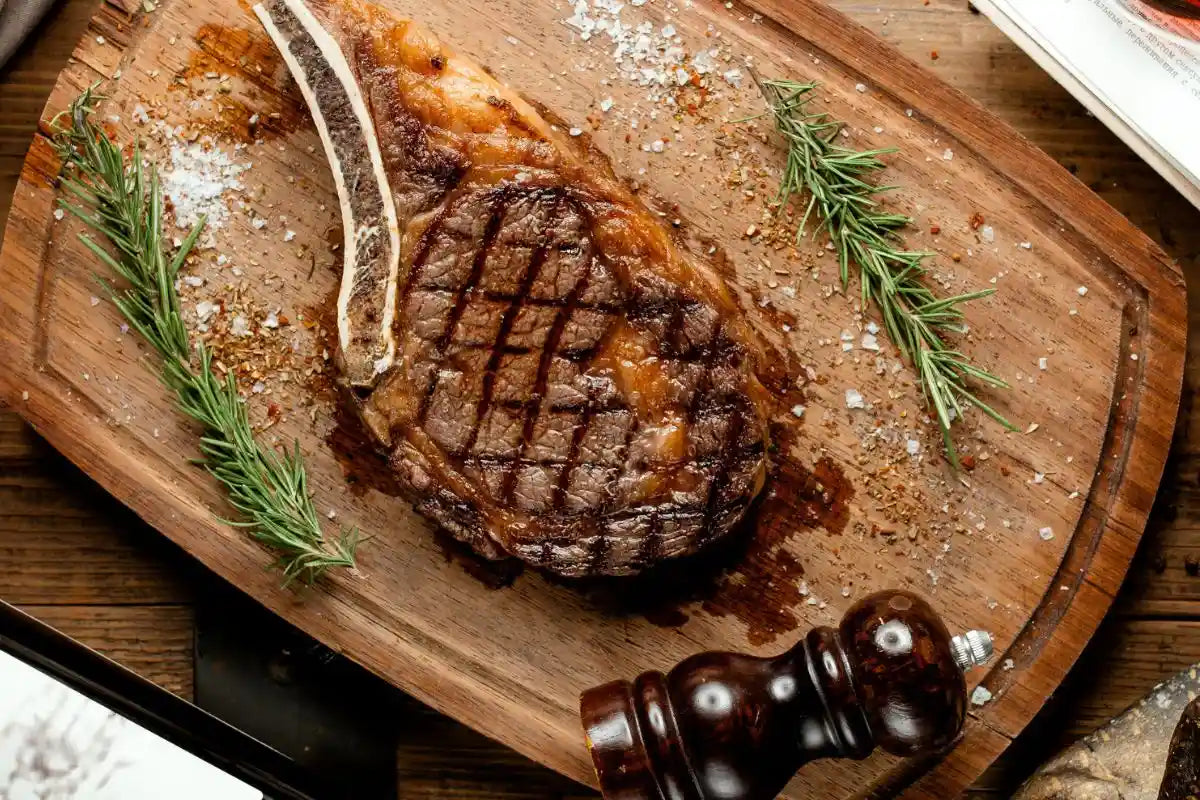 Masak Rib Eye Steak Sendiri? Ini 5 Resep yang Gampang dan Enak!